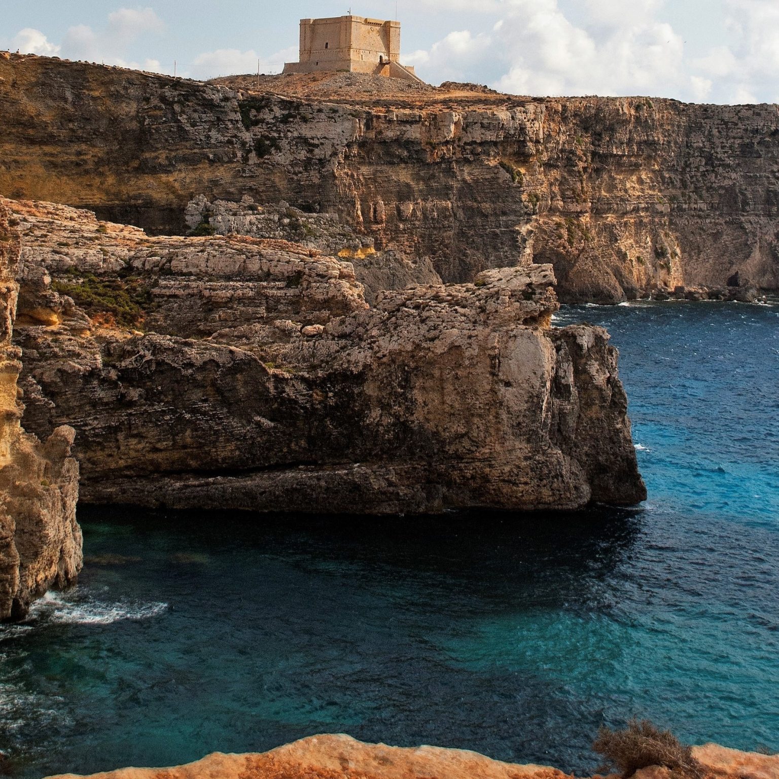 Discover the Magic of Comino Island in Malta | Kenzly